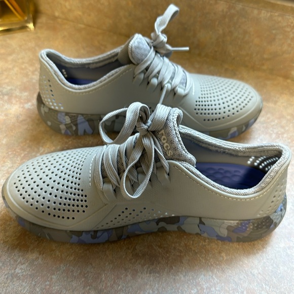 CROCS | Shoes | Crocs Sneakers Gray | Poshmark